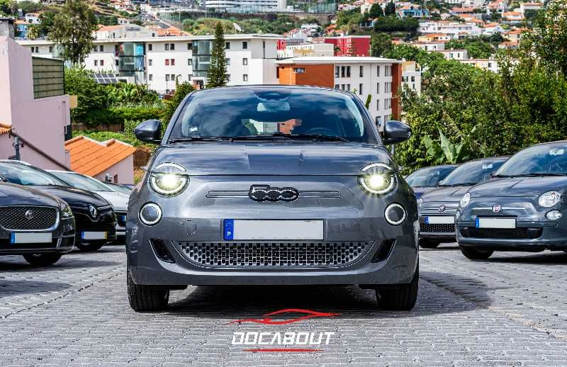 FIAT 500 E ICON 2022 - 118cv - 320KM AUTONOMIA Eléctrico - Cyber Madeira