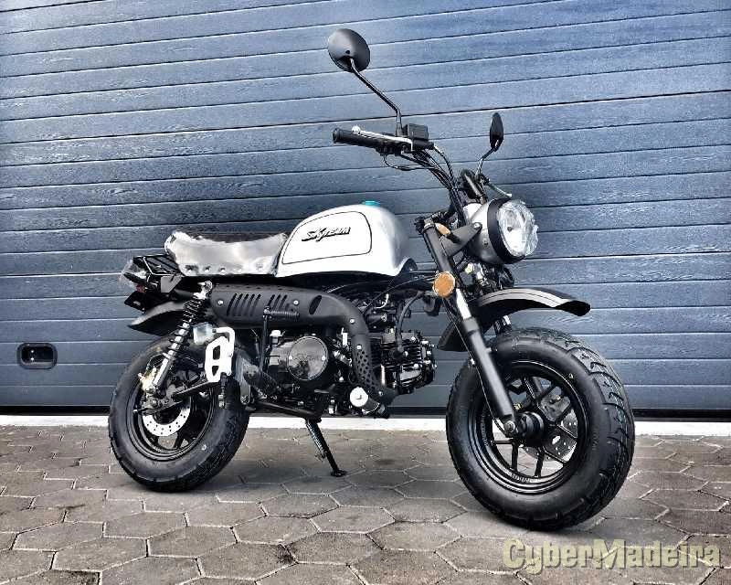 Honda 25 125 cc Mini-Moto - Cyber Madeira