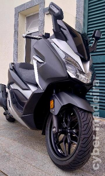 Honda Forza 300 300 cc Scooter - Cyber Madeira